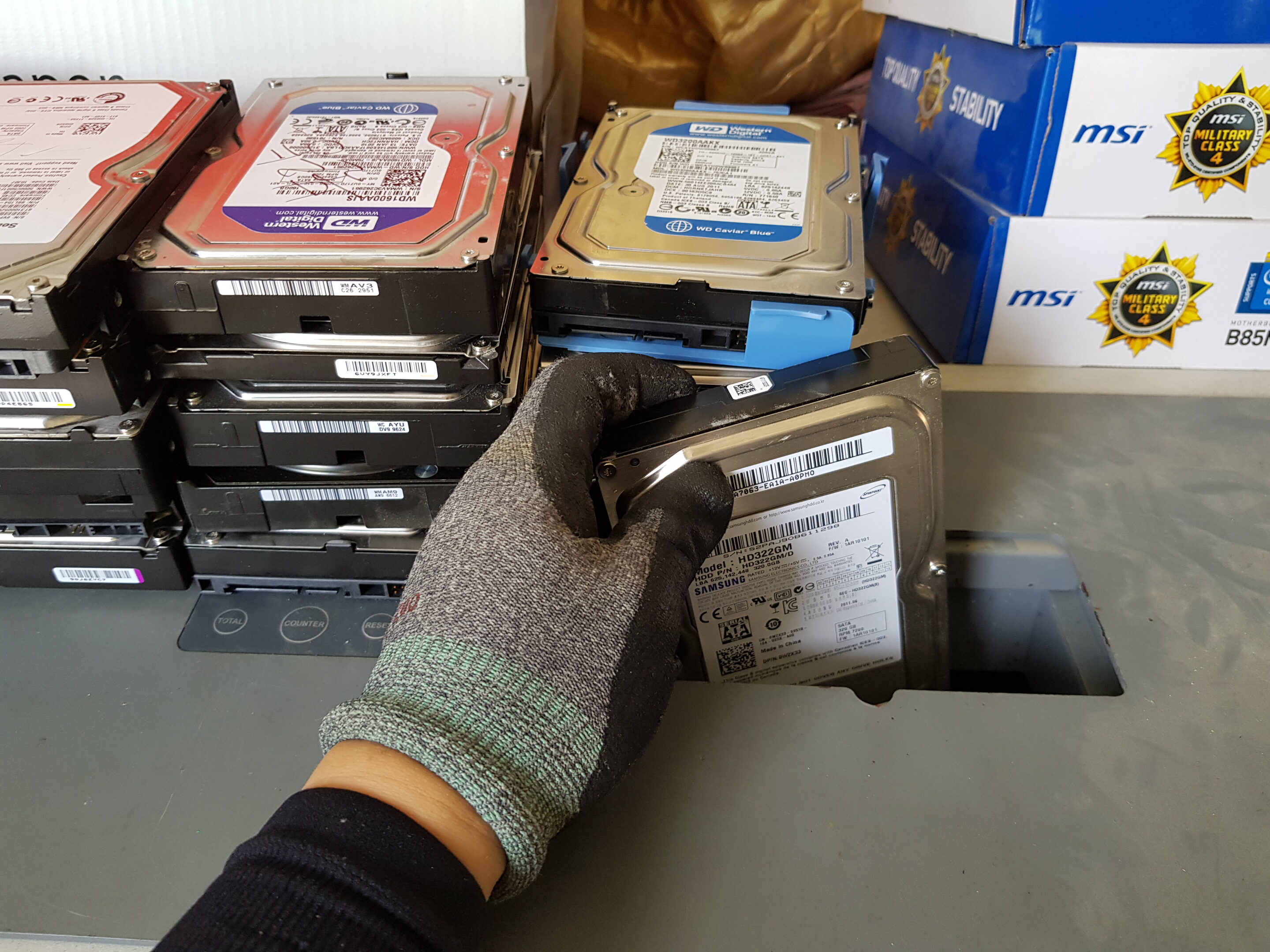 8월 서버폐기 중고 컴퓨터 매입 노트북 수거 버리는 법 Pcb Fpcb Ic 칩셋 자일링스 St 마이크론 Nxp Atmel 전자부품 반도체 자재 전산장비 매입 불용자재